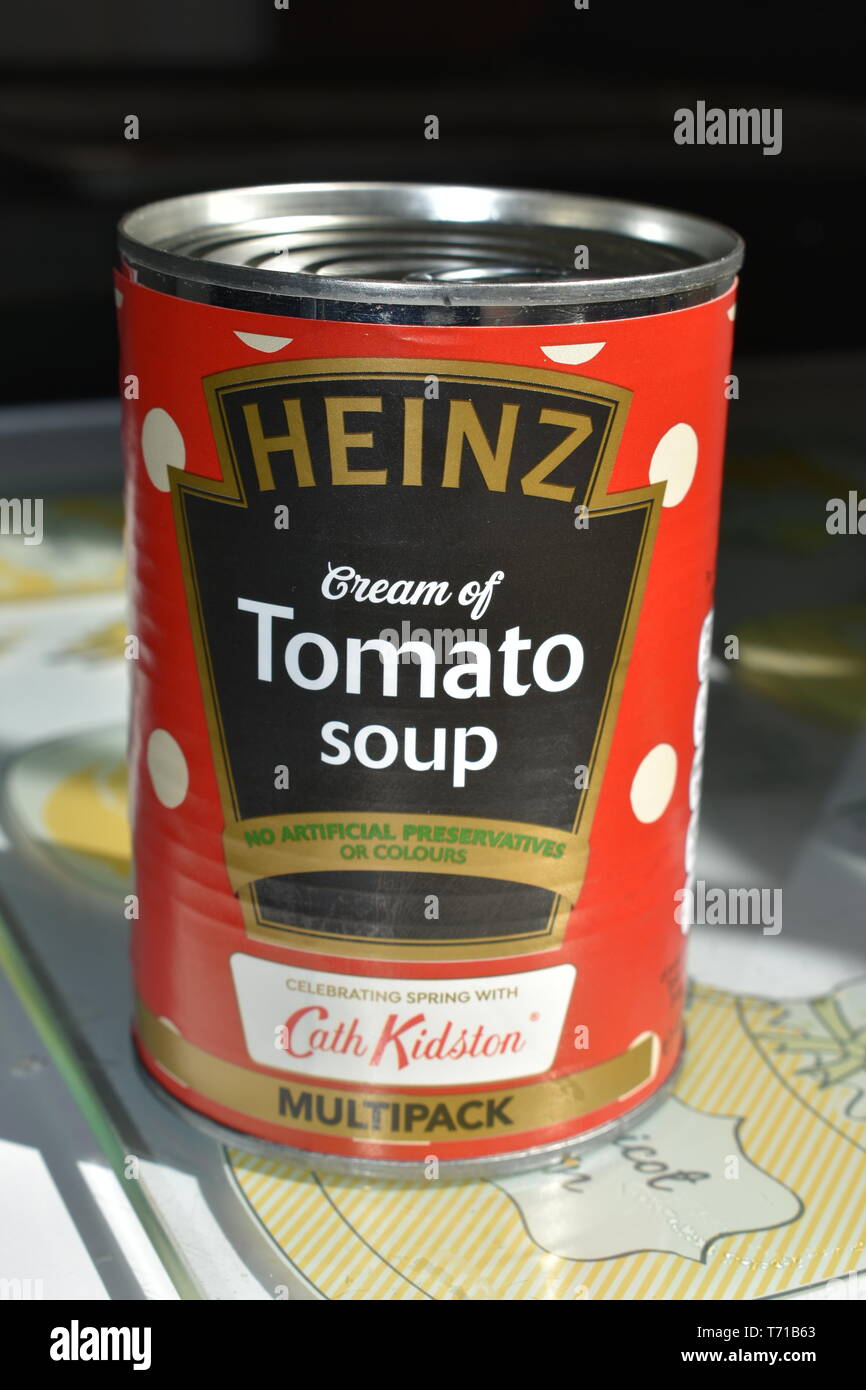 Tomato soup can Stock Photo - Alamy