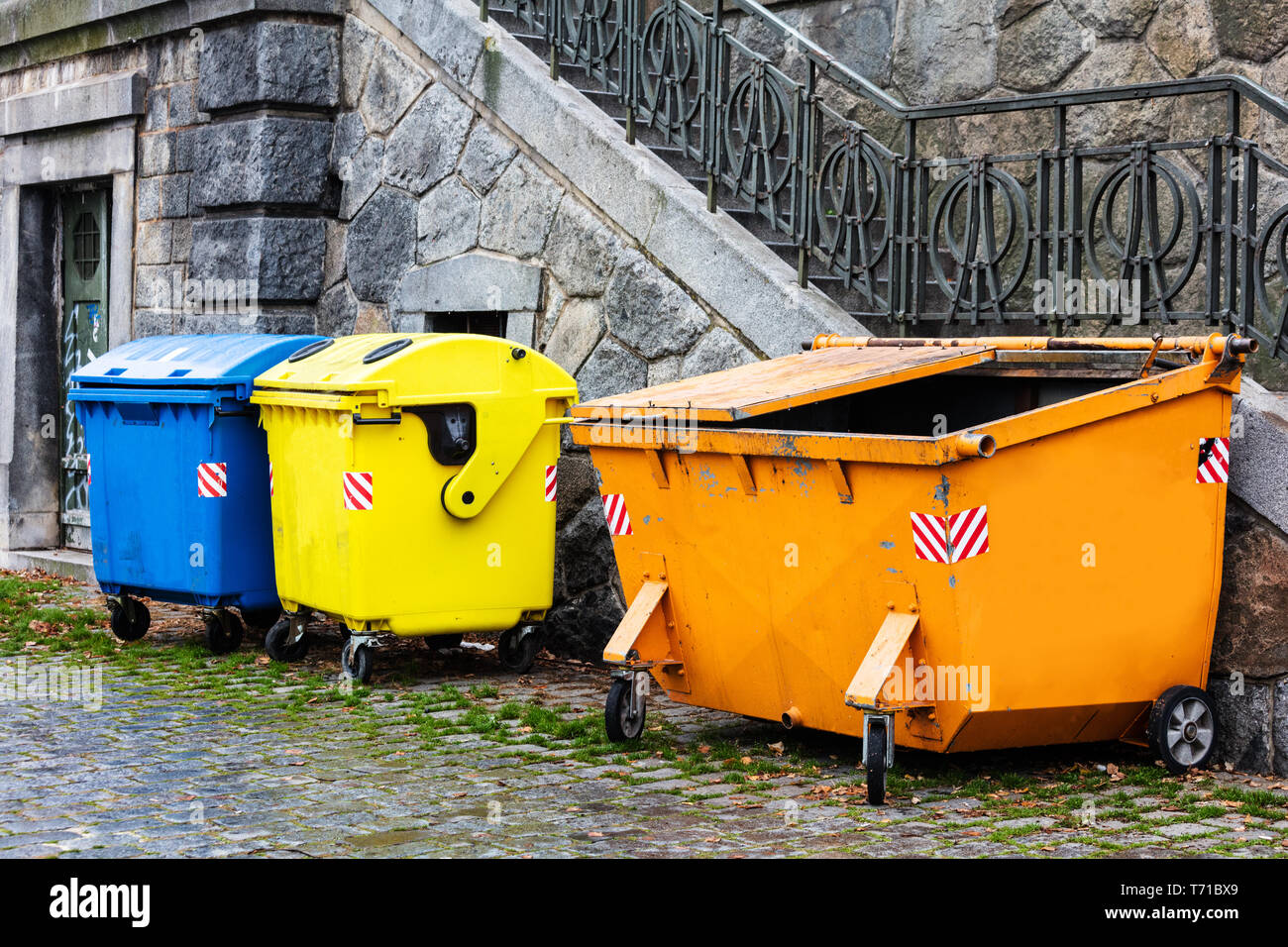 trash can in the city Stock Photo - Alamy