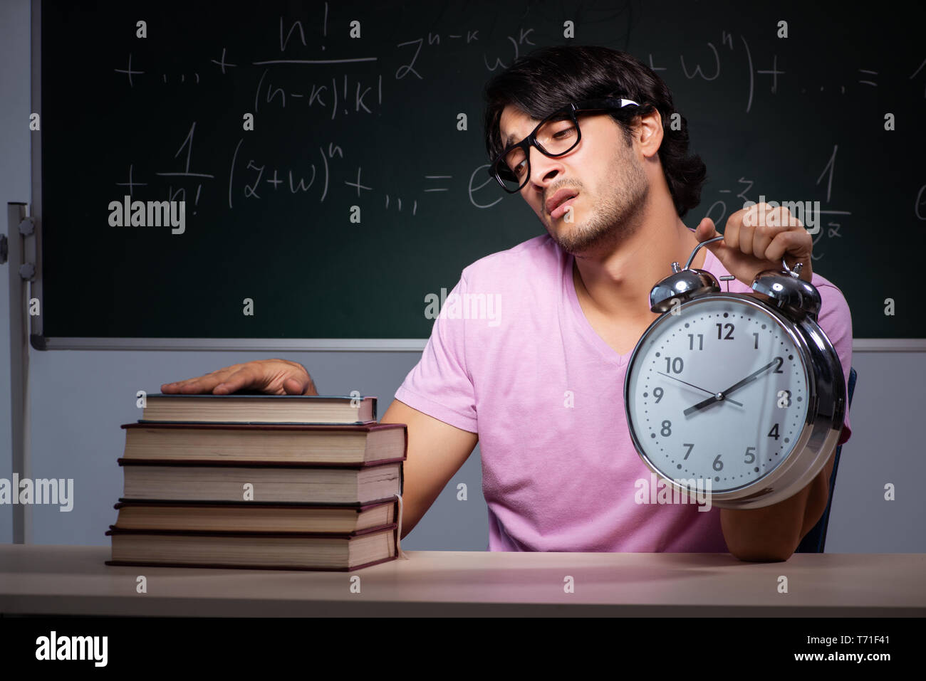 Student missing in classroom hi-res stock photography and images - Alamy