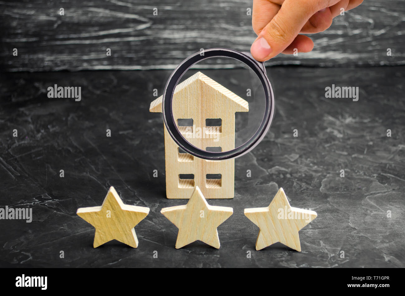 Customer five star rating house hi-res stock photography and images - Alamy