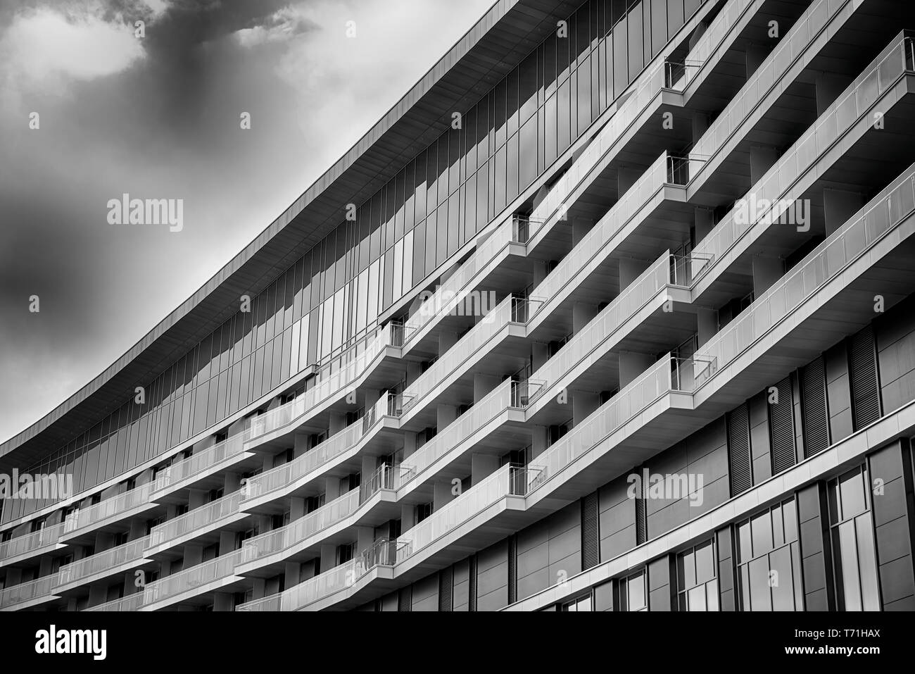 City modern architecture Black and White Stock Photos & Images - Alamy