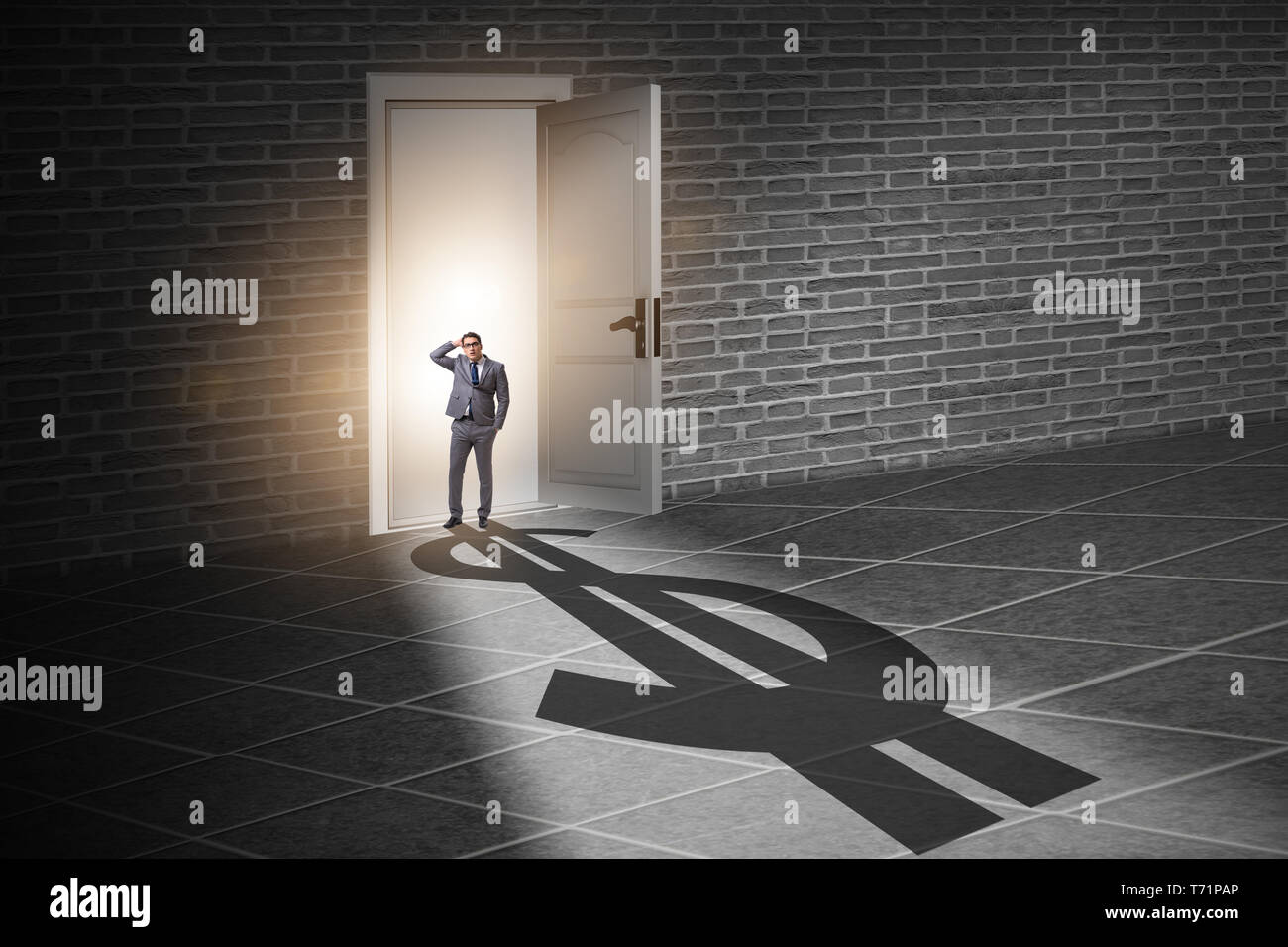 Man perplexed paying hi-res stock photography and images - Alamy