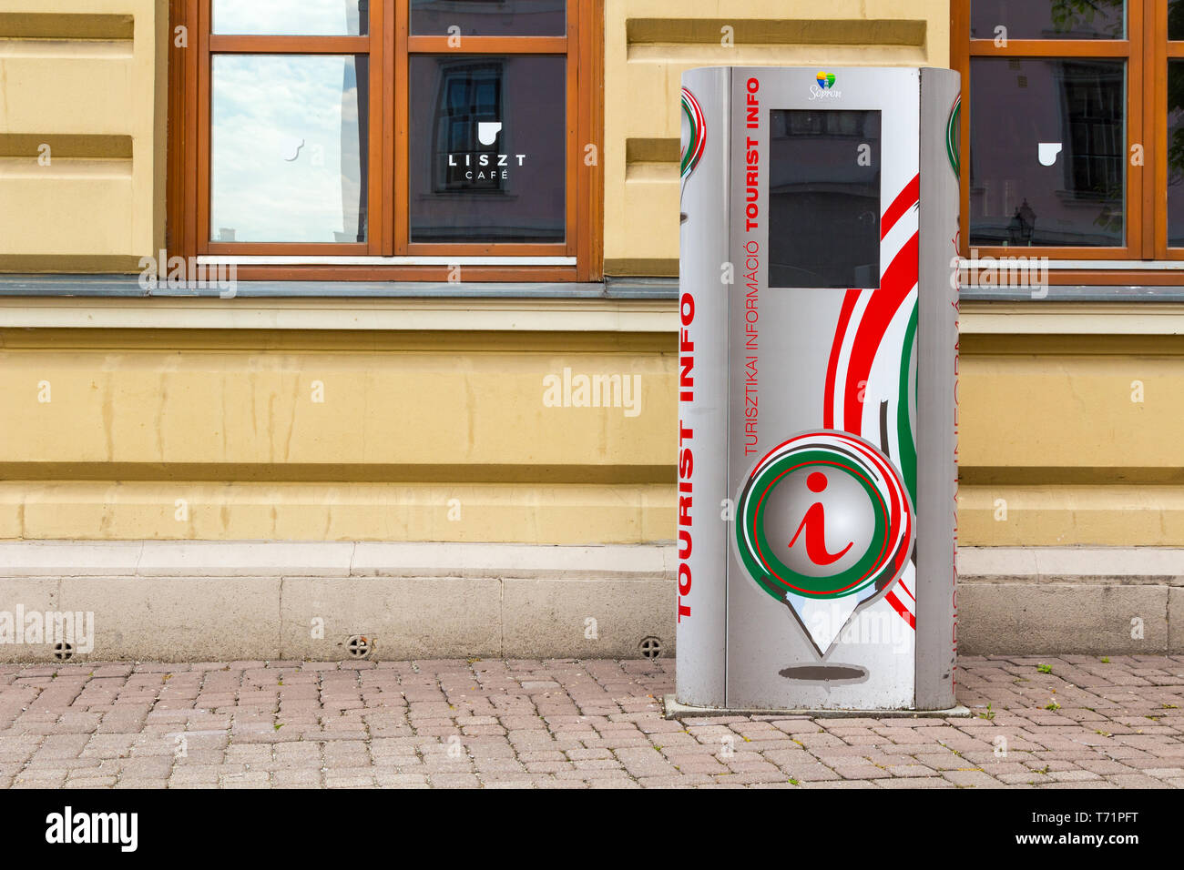 Info screen hi-res stock photography and images - Alamy