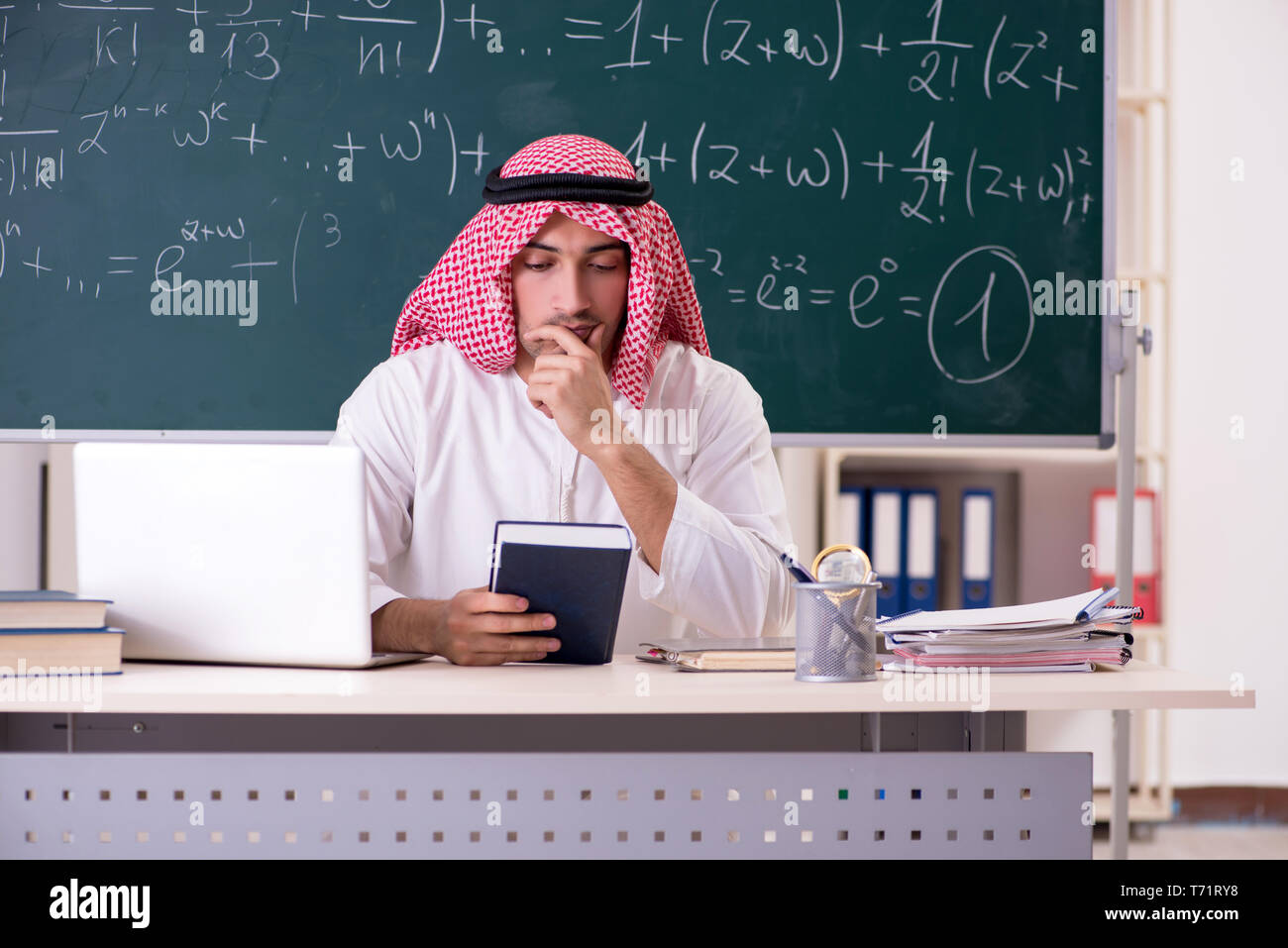 Mathematician arab hi-res stock photography and images - Alamy