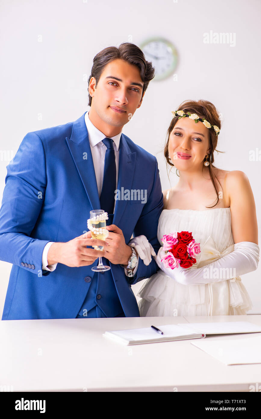 Wedding ceremony with wife and husband Stock Photo - Alamy