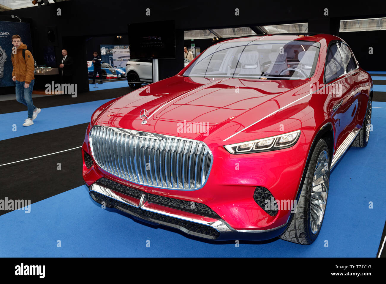 Steering wheel of maybach car hi-res stock photography and images - Alamy