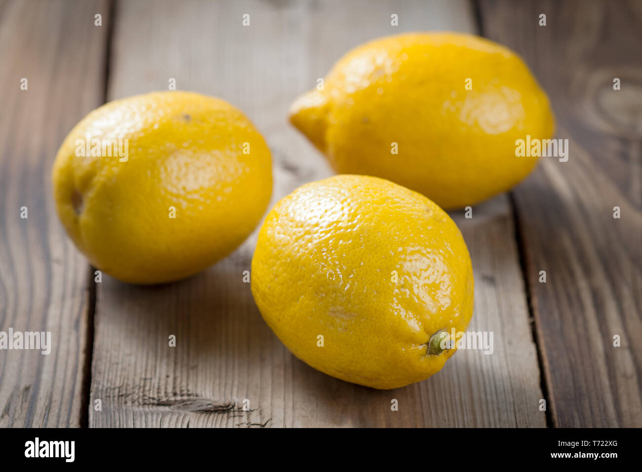 Image of organic lemons hi-res stock photography and images - Alamy