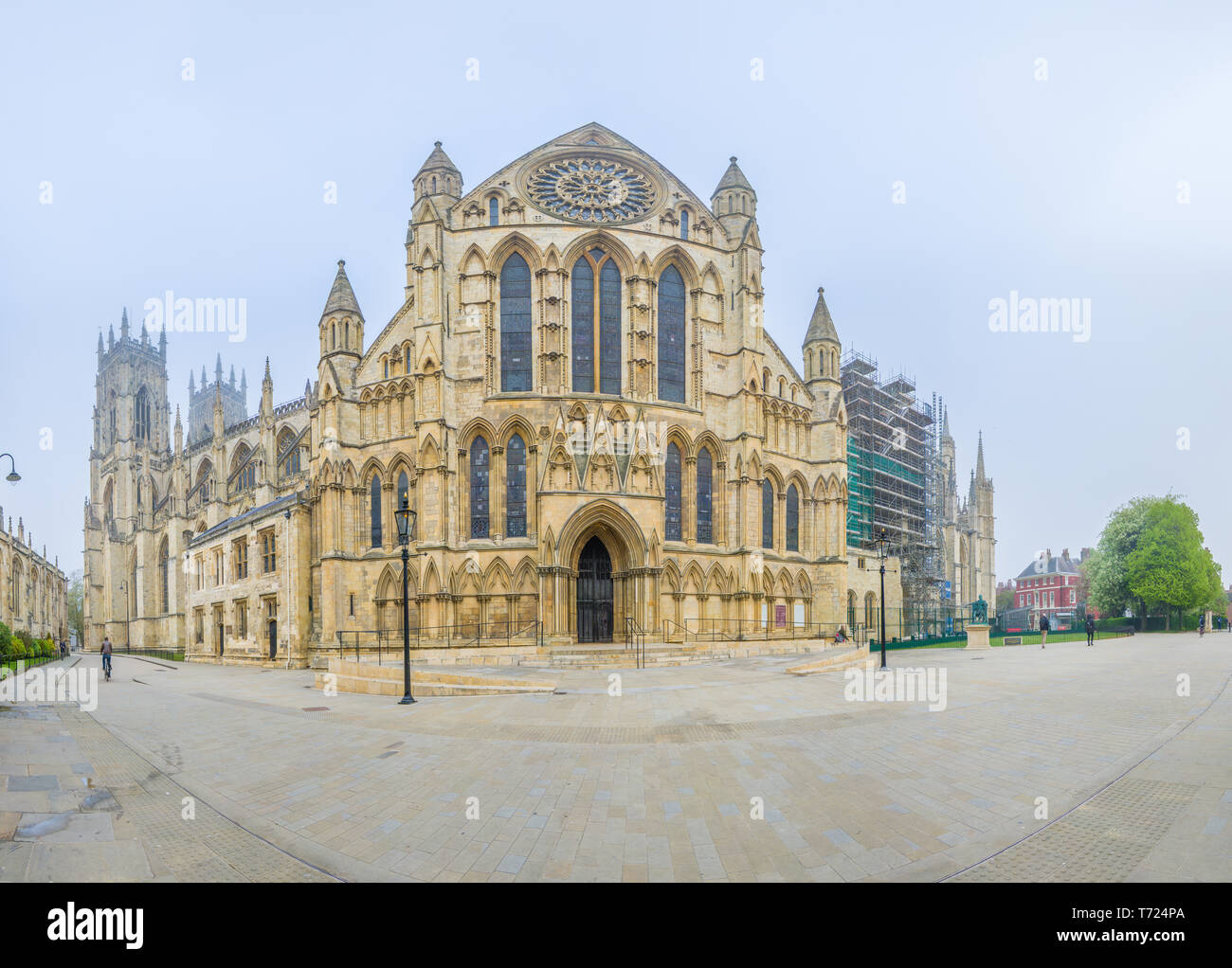 Minster cathedral square hi-res stock photography and images - Alamy