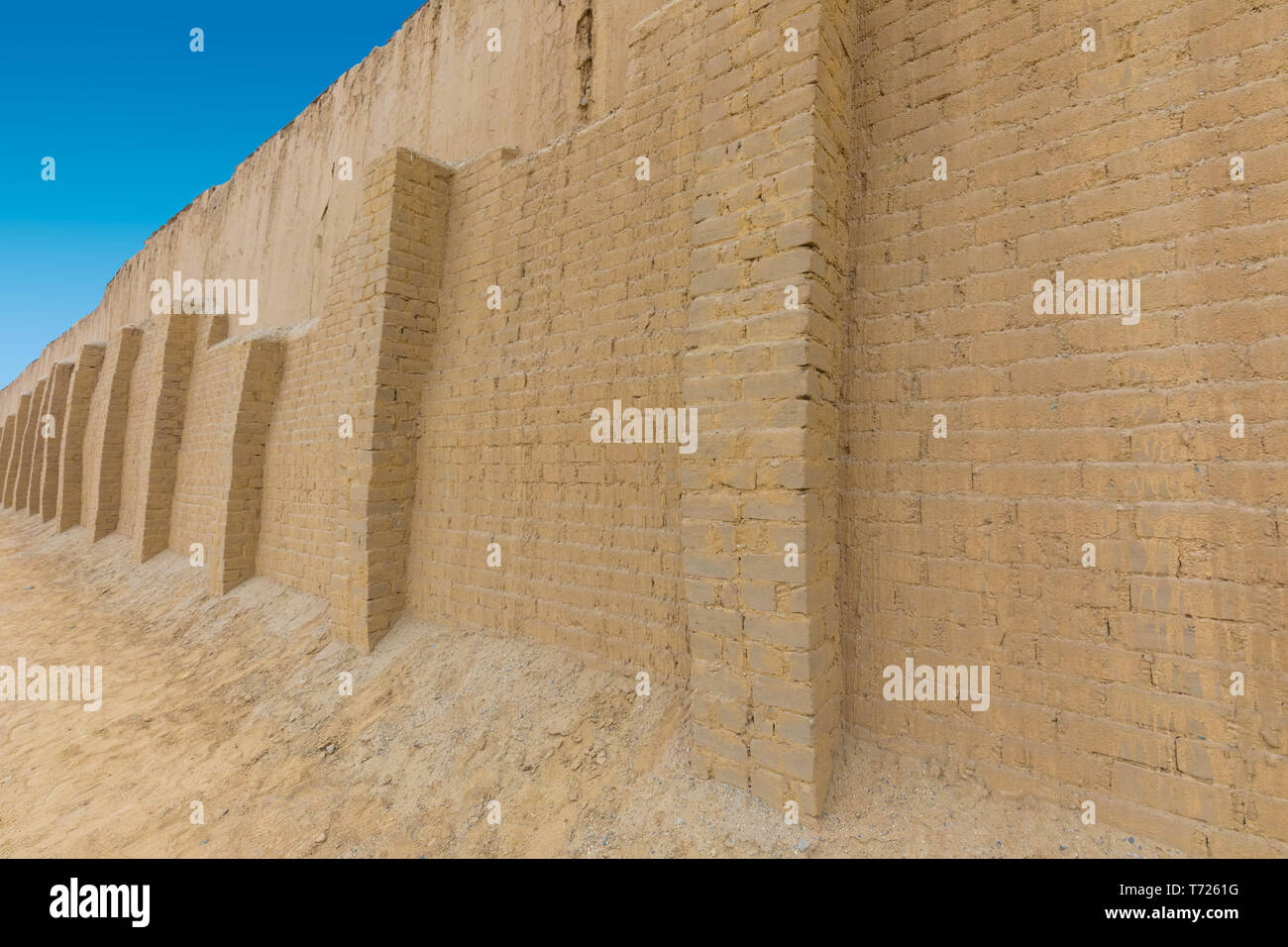 Perimeter walls hi-res stock photography and images - Alamy