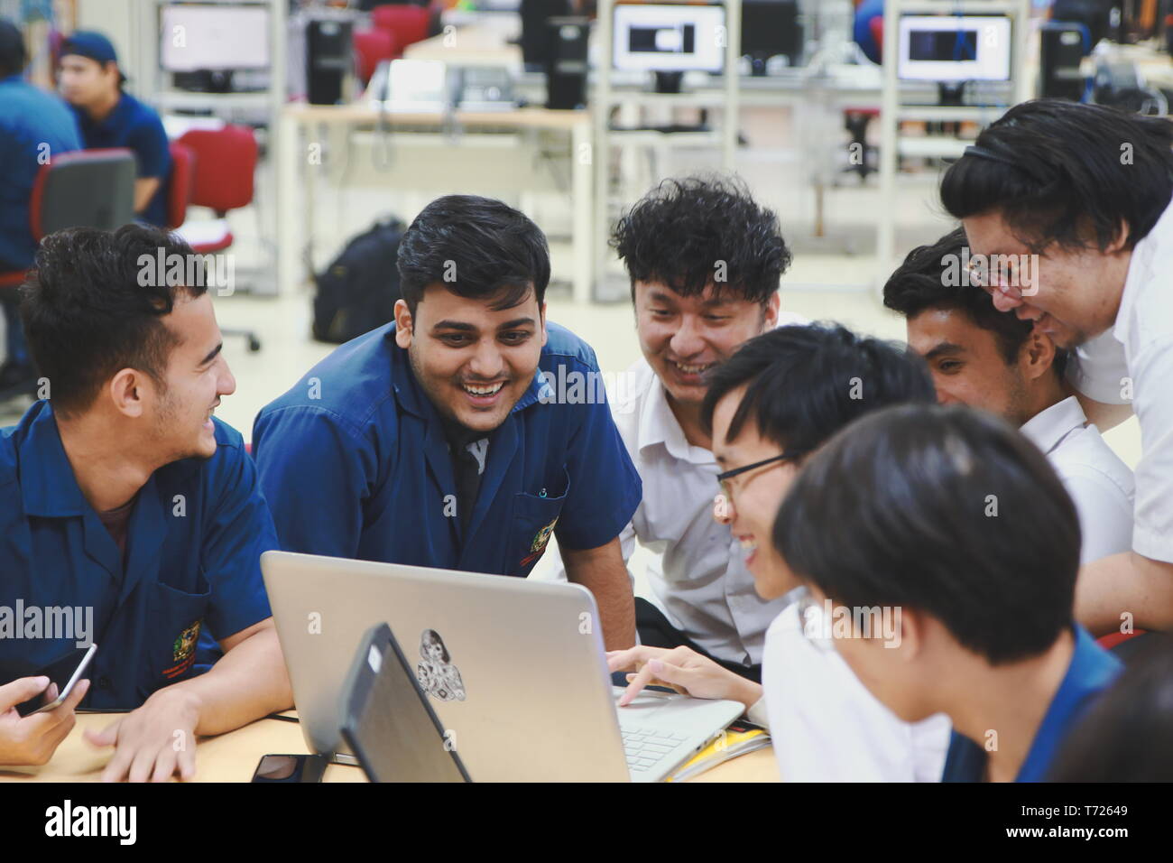 Asia college collaboration hi-res stock photography and images - Alamy