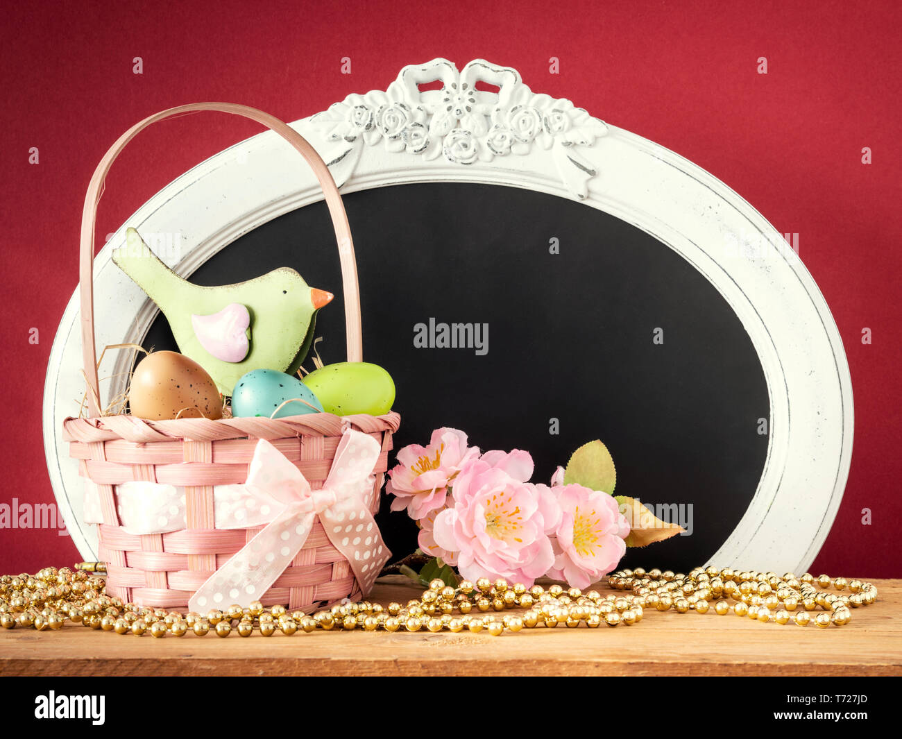 Vintage bird nest egg hi-res stock photography and images - Alamy