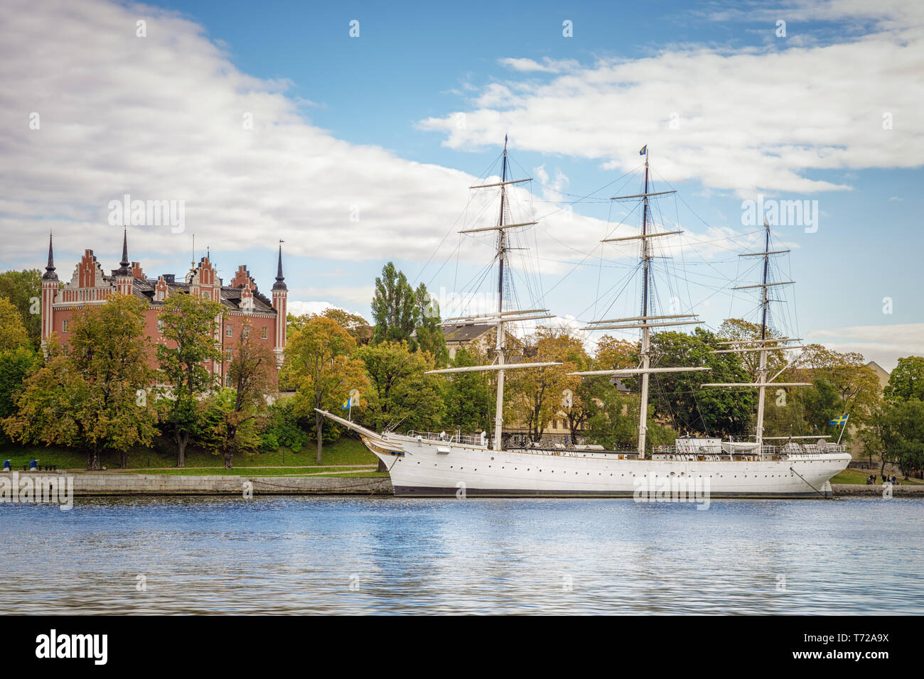 Most beautiful ship hi-res stock photography and images - Alamy
