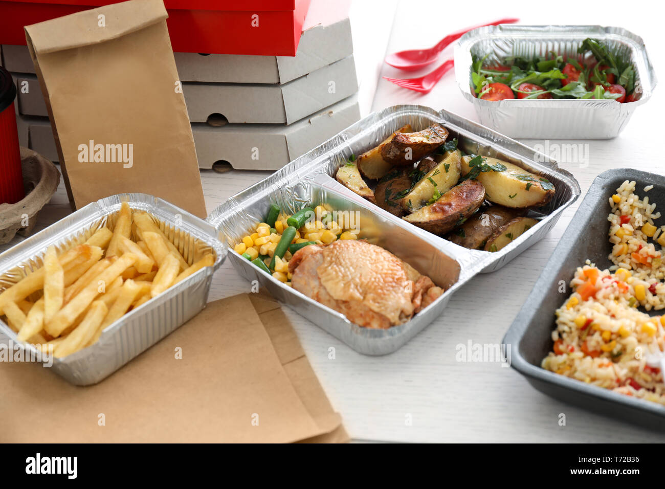 Takeout meals hi-res stock photography and images - Alamy