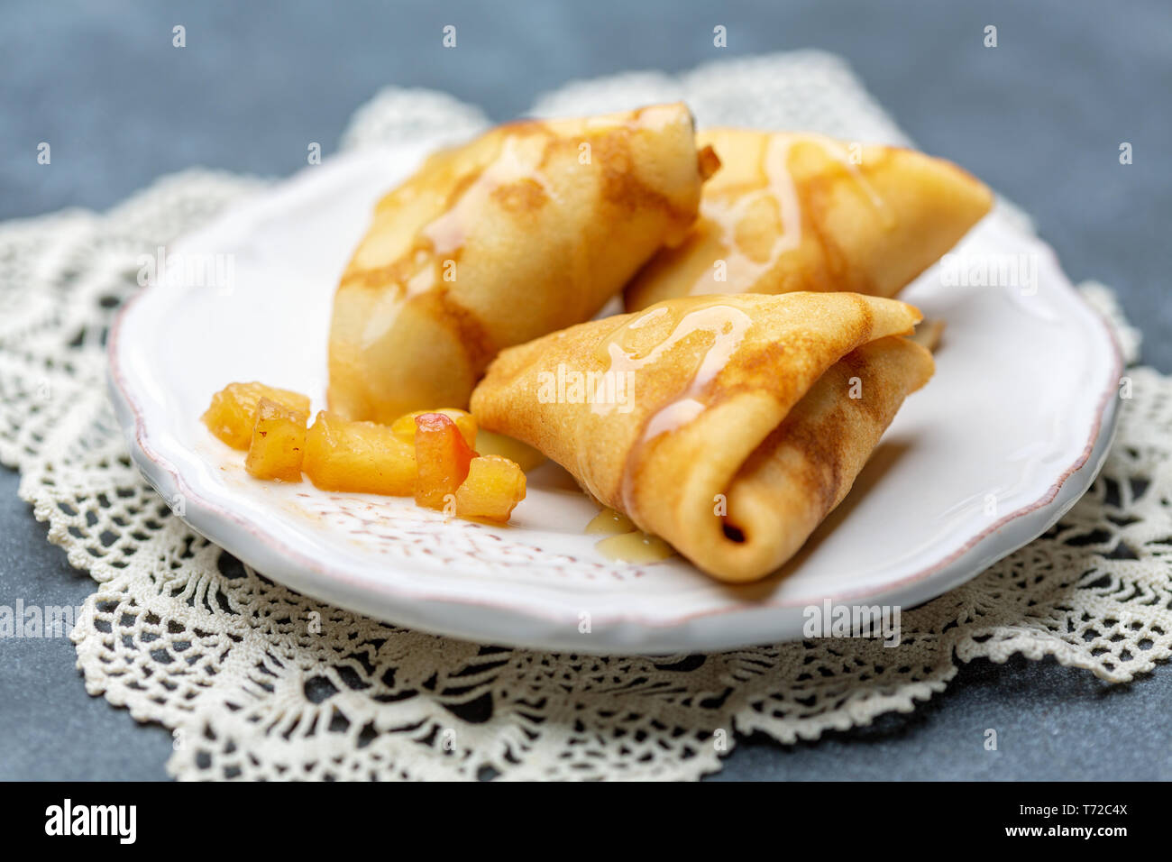 Caramel triangles hi-res stock photography and images - Alamy