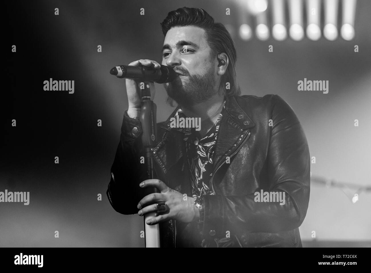 Baschi singer hi-res stock photography and images - Alamy