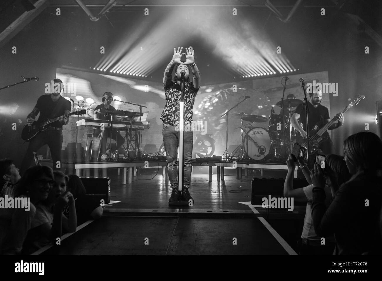 Baschi singer hi-res stock photography and images - Alamy