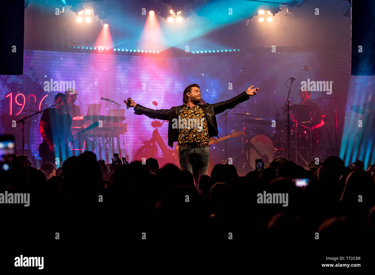 Baschi singer hi-res stock photography and images - Alamy