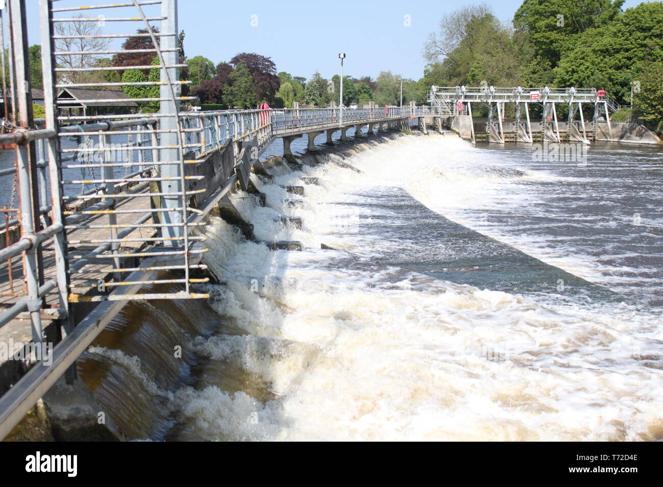 Wier at Boulters Lock, Maidenhead Stock Photo - Alamy