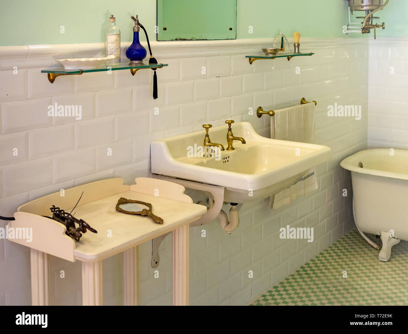 Early 20th century apartment bathroom Stock Photo - Alamy