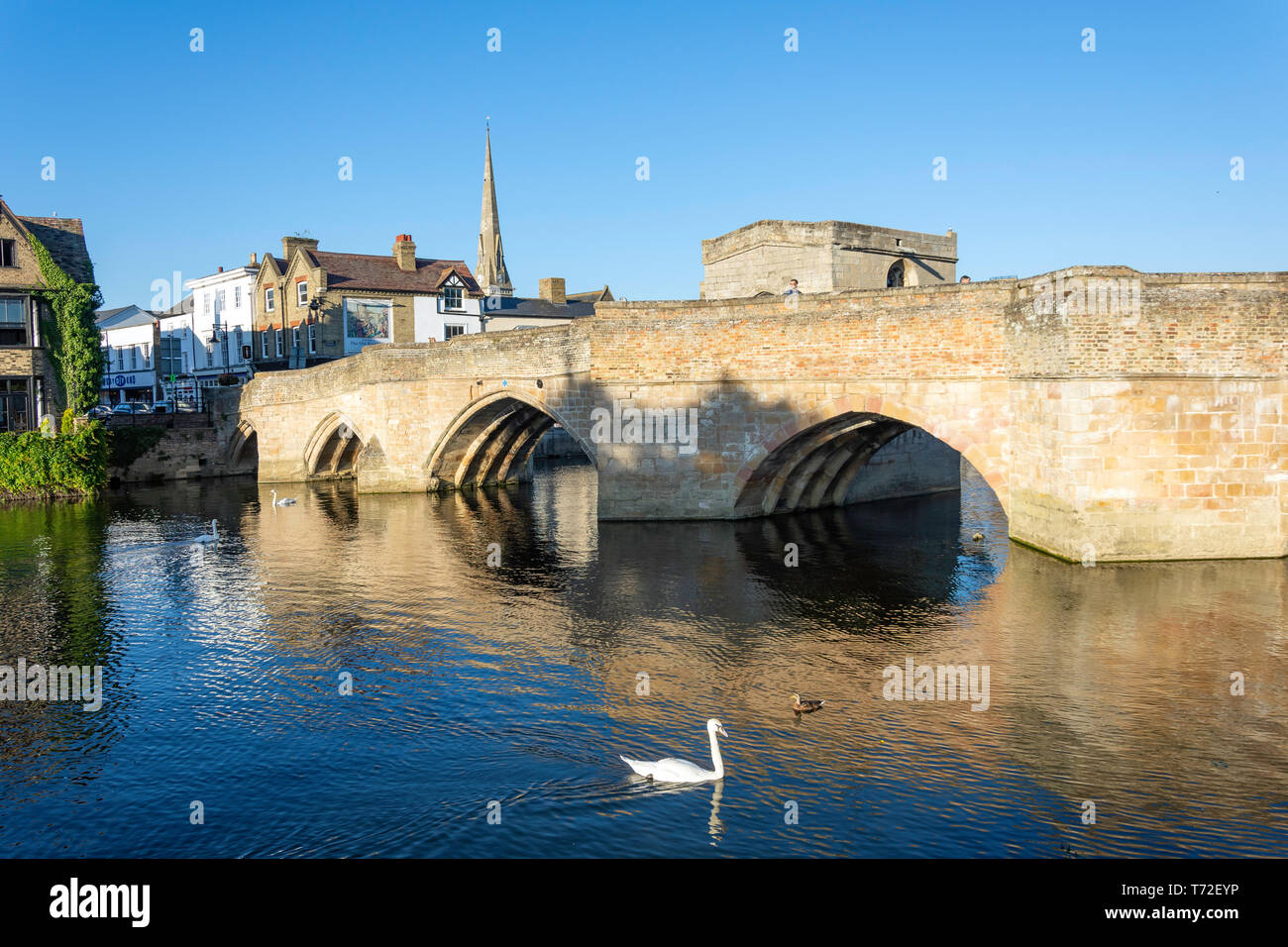 England medieval stone bridge hi-res stock photography and images - Alamy