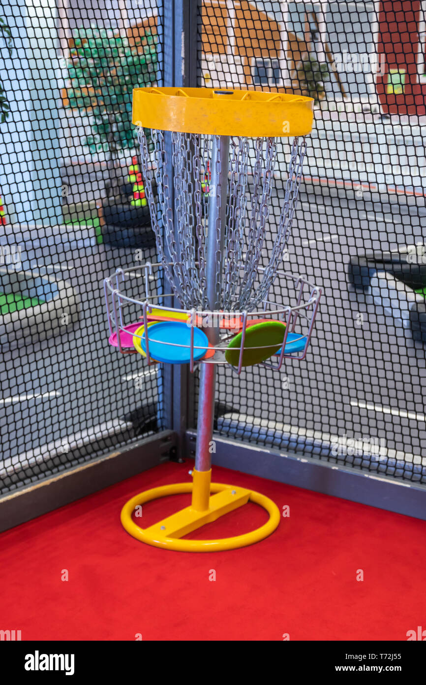 Indoor golf park hi-res stock photography and images - Alamy