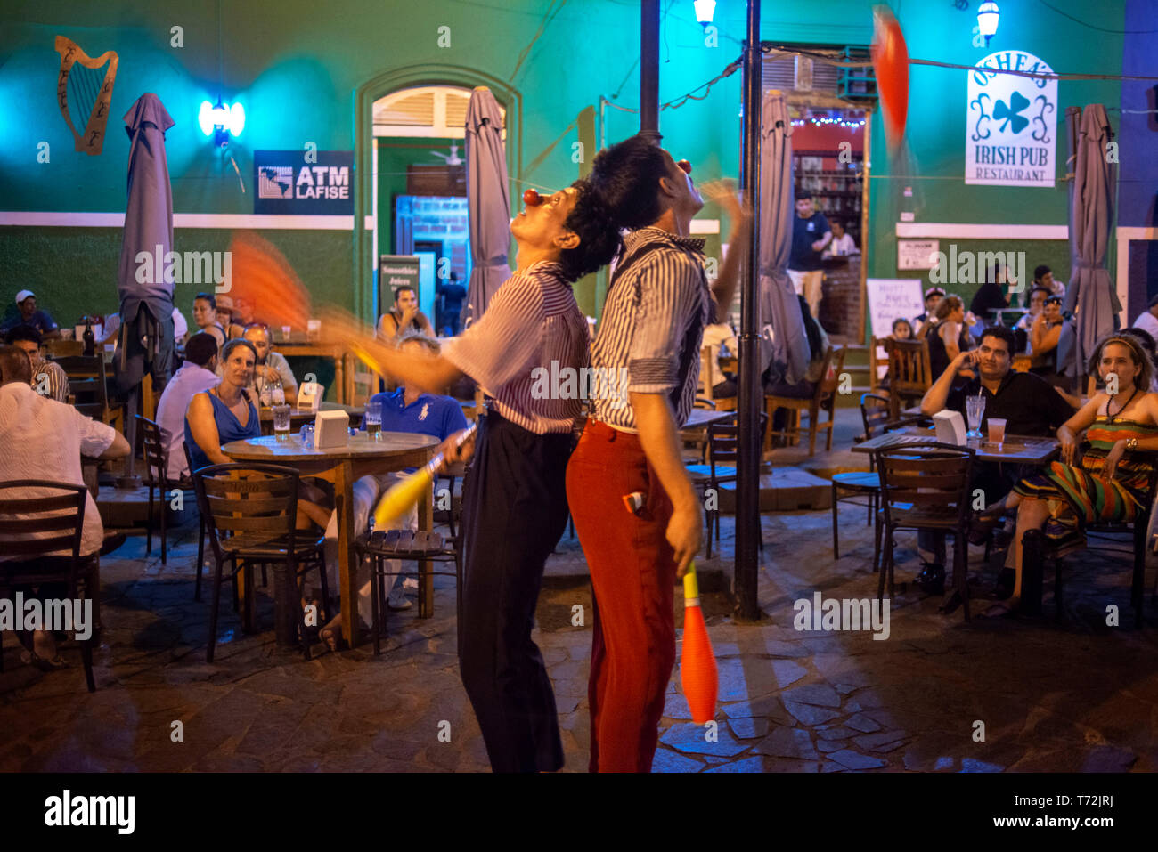 Street clowns hi-res stock photography and images - Alamy