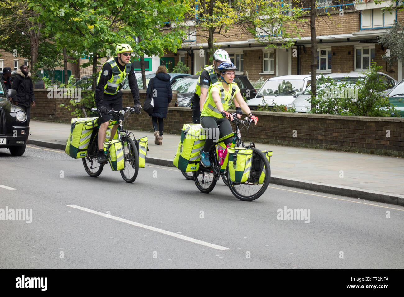 London Ambulance Service Paramedic Bicycle High Resolution Stock ...