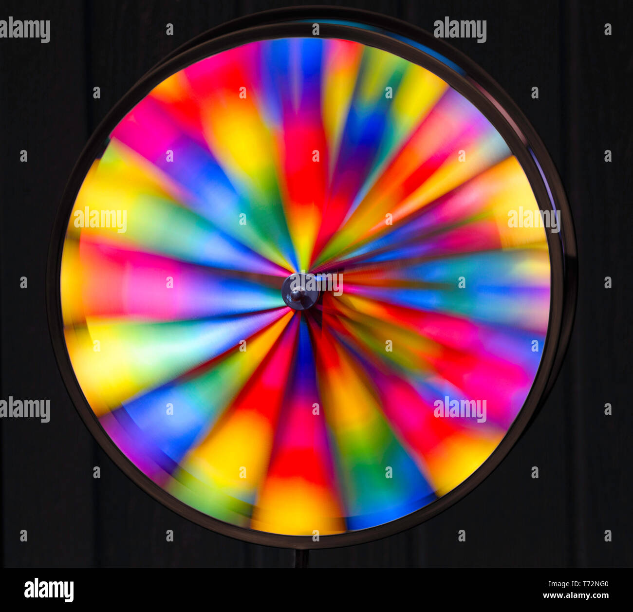 Red and black pinwheel pattern hi-res stock photography and images - Alamy