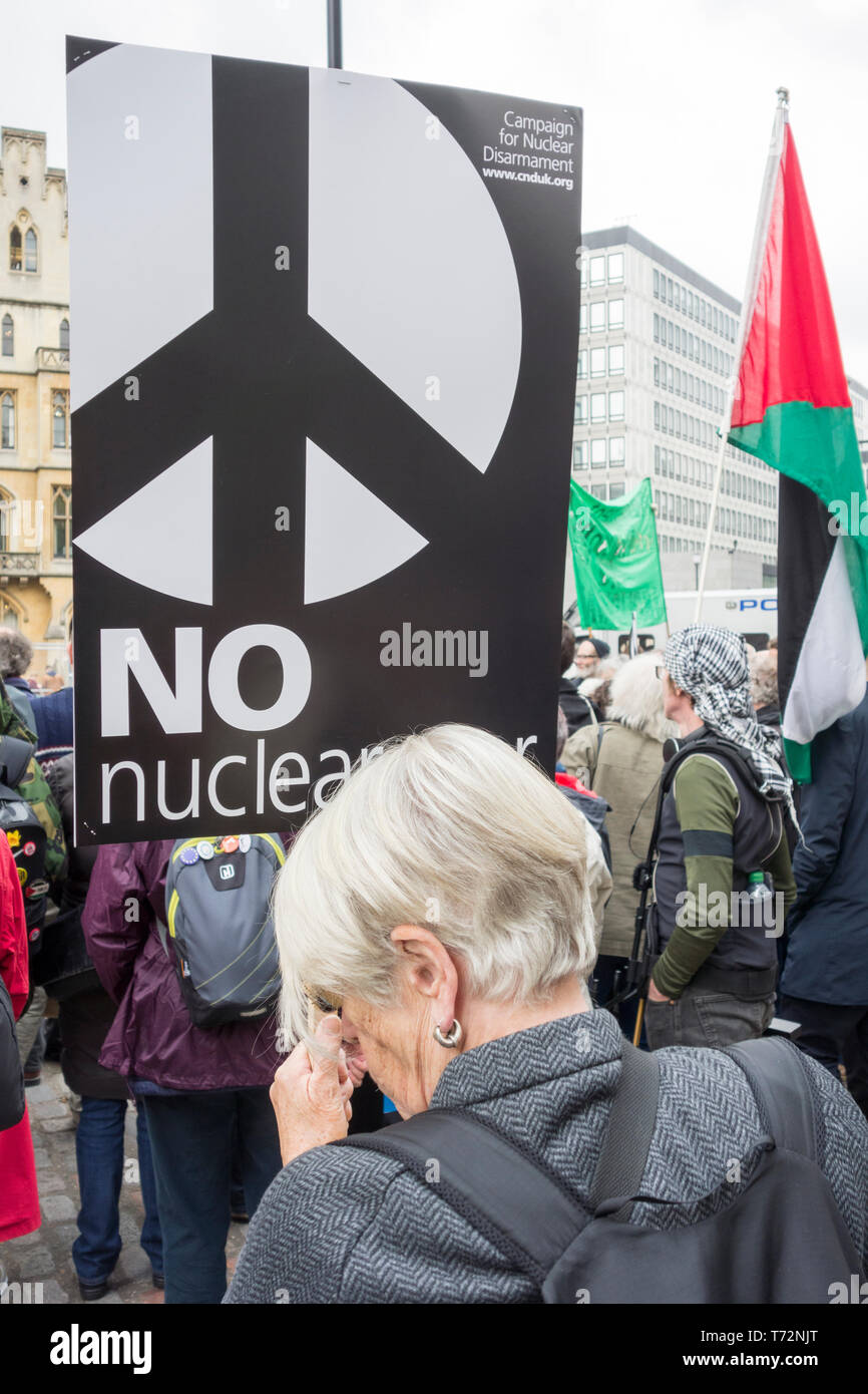 London: CND protest against Royal Navy National Service of Thanksgiving ...