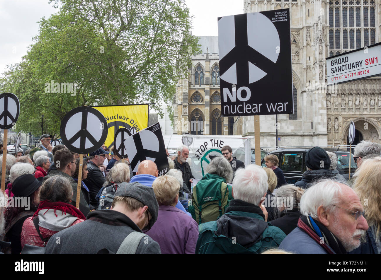 London: CND protest against Royal Navy National Service of Thanksgiving ...