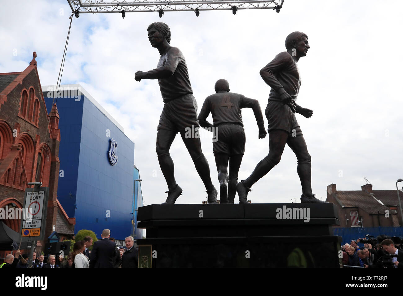 A statue celebrating Everton's 'Holy Trinity' - the celebrated midfield ...