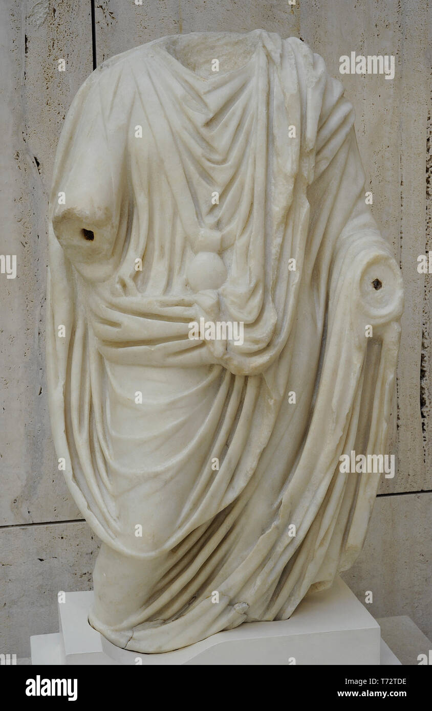 Toga man ancient rome hi-res stock photography and images - Alamy