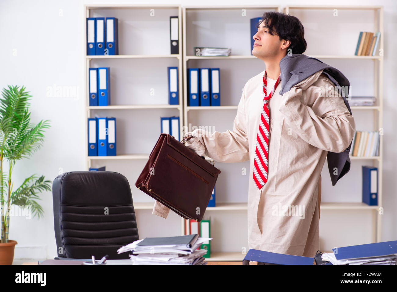 Straitjacket escape hi-res stock photography and images - Alamy