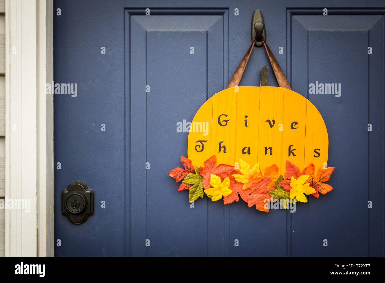 Simple fall decorations hi-res stock photography and images - Alamy