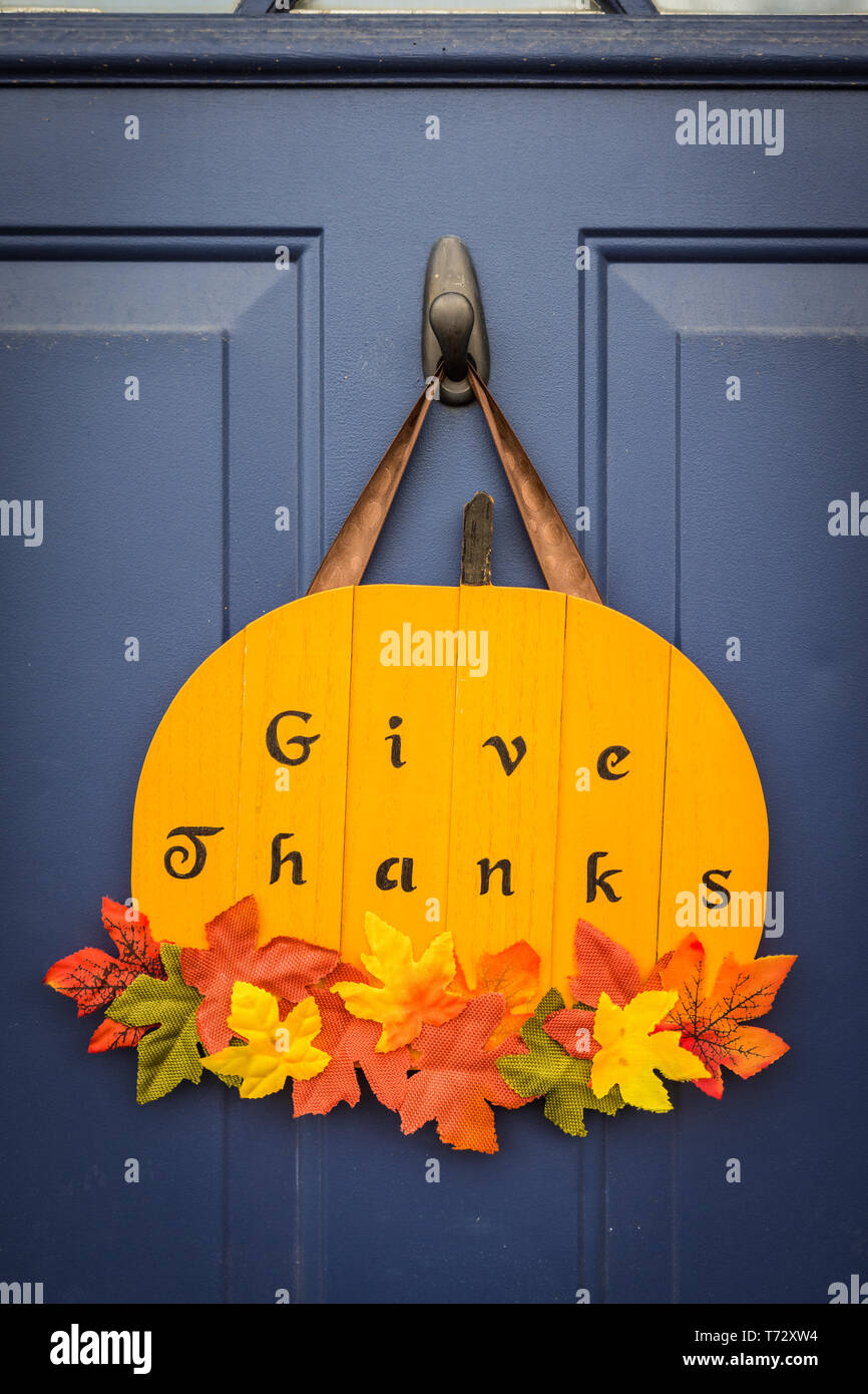 Simple fall decorations hi-res stock photography and images - Alamy