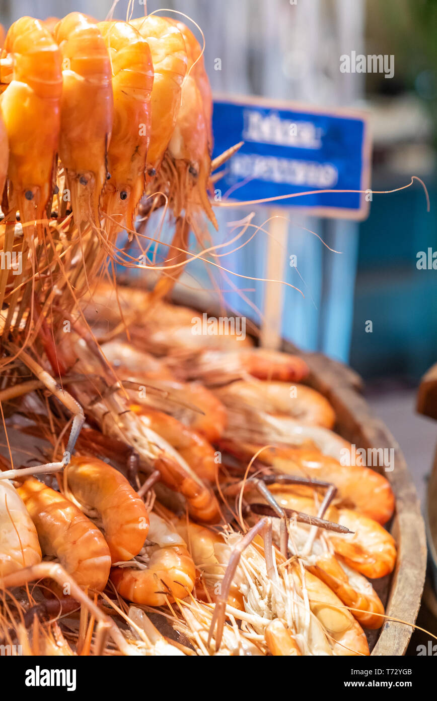 Seafood buffet display hi-res stock photography and images - Alamy