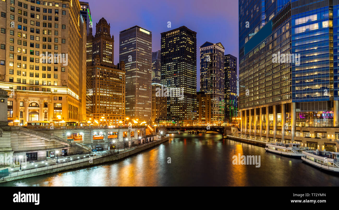 Chicago skylines hi-res stock photography and images - Alamy