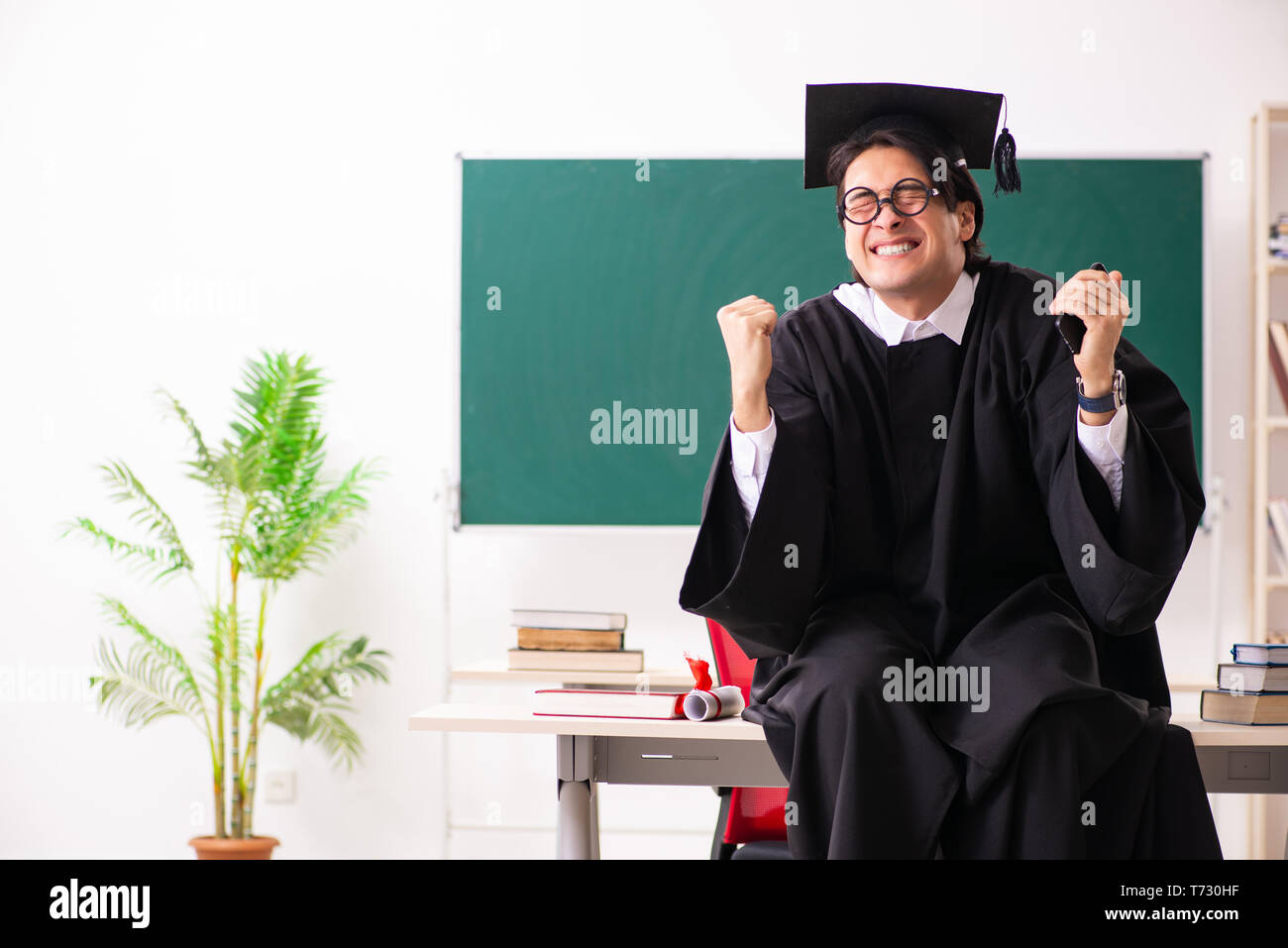 Student speaking in front class hi-res stock photography and images - Alamy