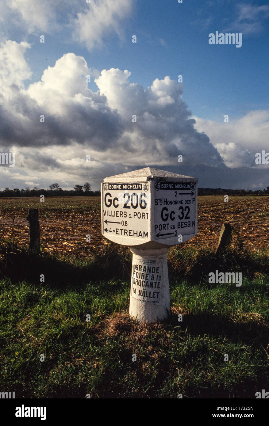 France Road Sign Normandy. 1990 Michelin road sign Stock Photo - Alamy
