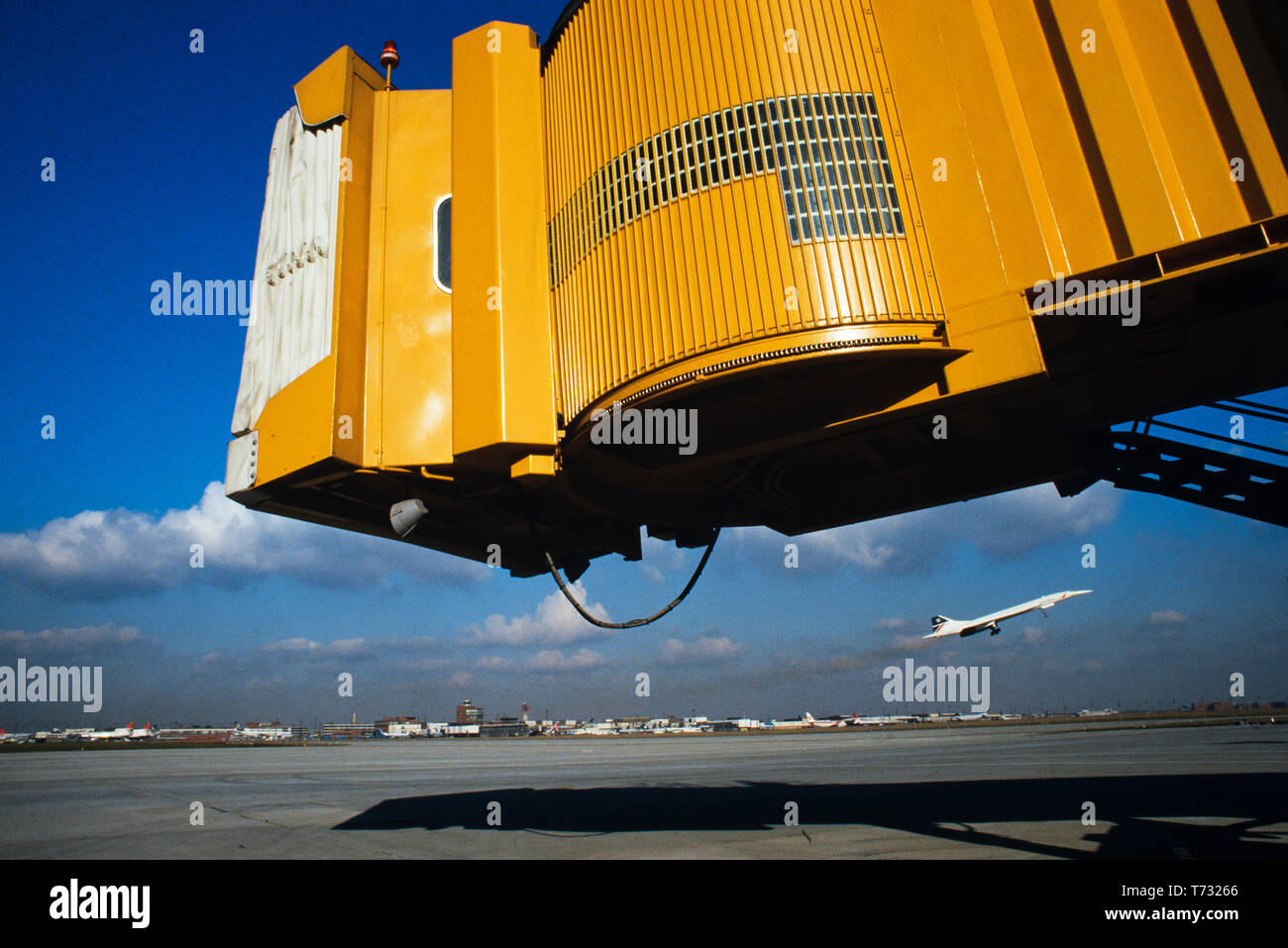 Concorde taking off hi-res stock photography and images - Alamy