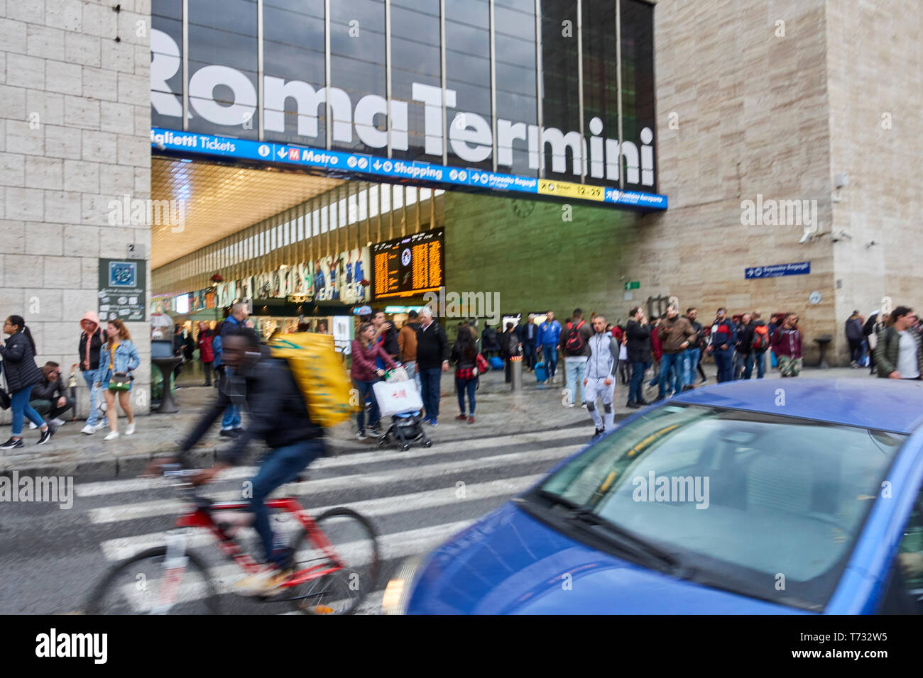 Roma Termini railway station main entrance Stock Photo - Alamy
