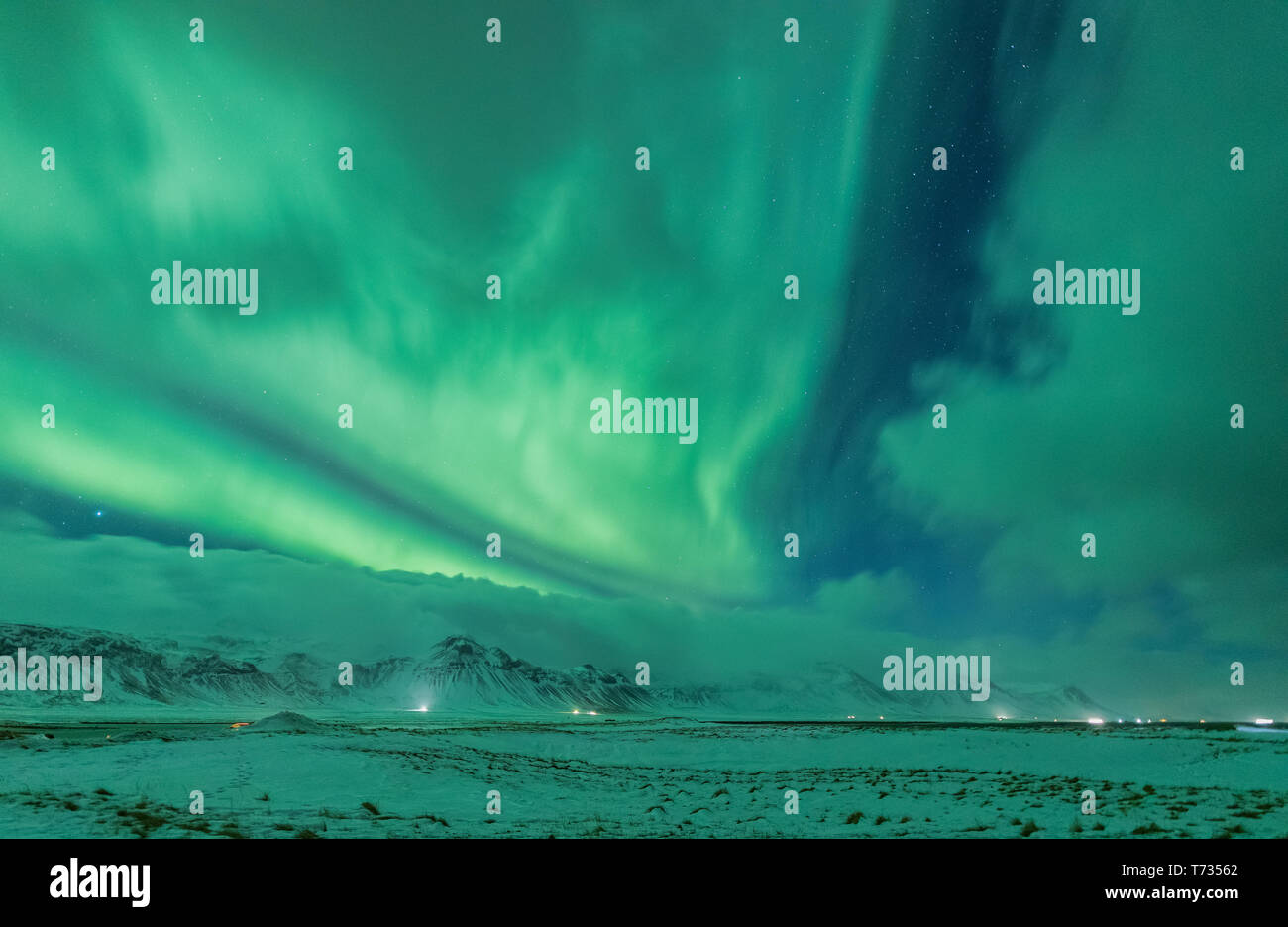 Display northern lights aurora borealis hi-res stock photography and ...