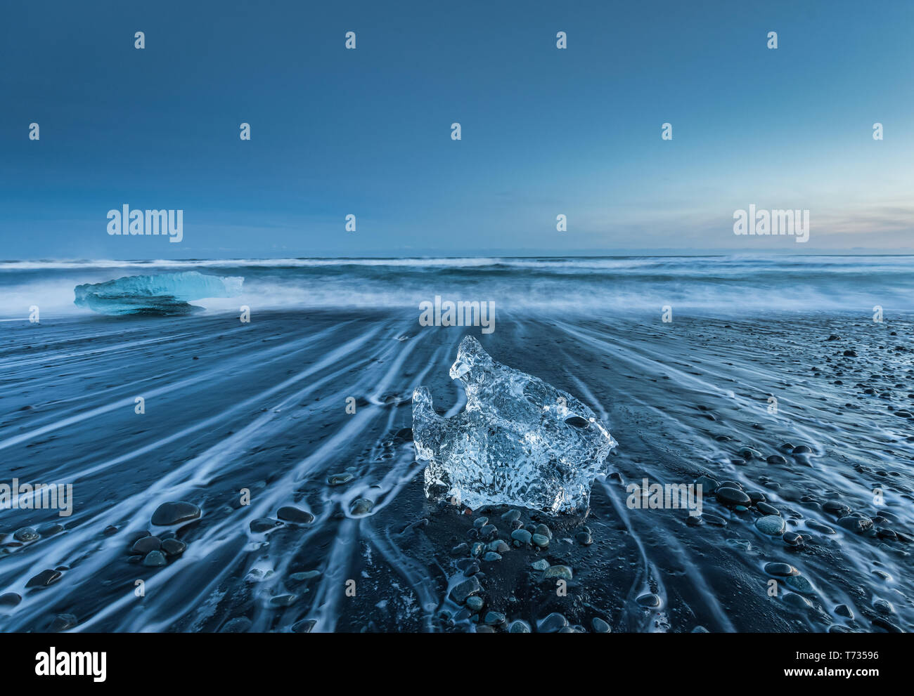 Black beach hi-res stock photography and images - Alamy