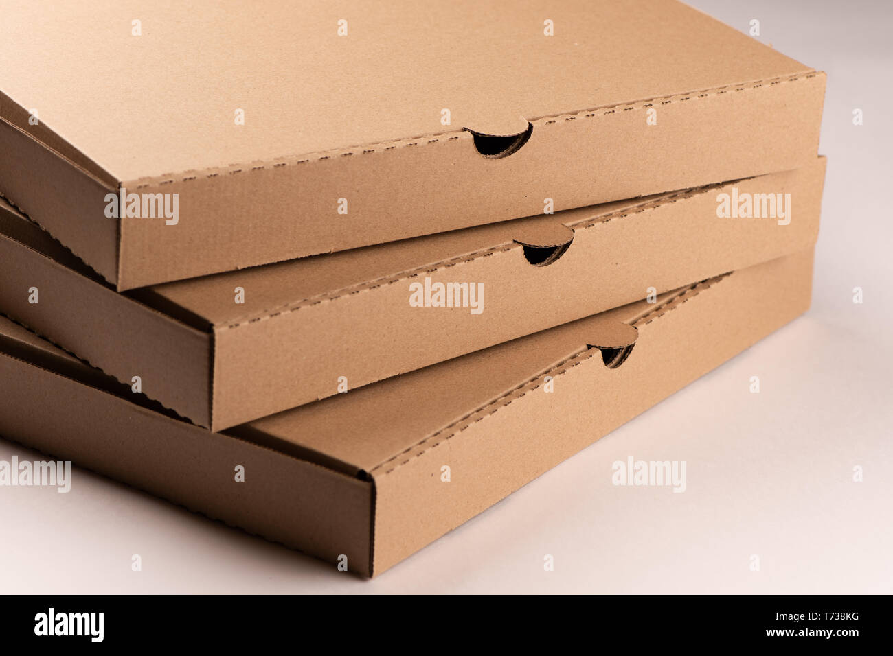 Empty pizza box hi-res stock photography and images - Alamy