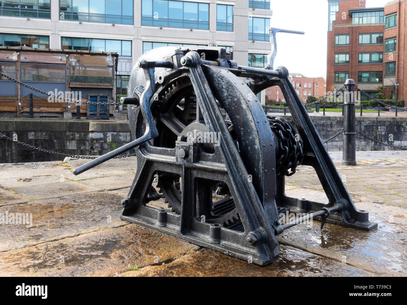 Vintage winch hi-res stock photography and images - Alamy
