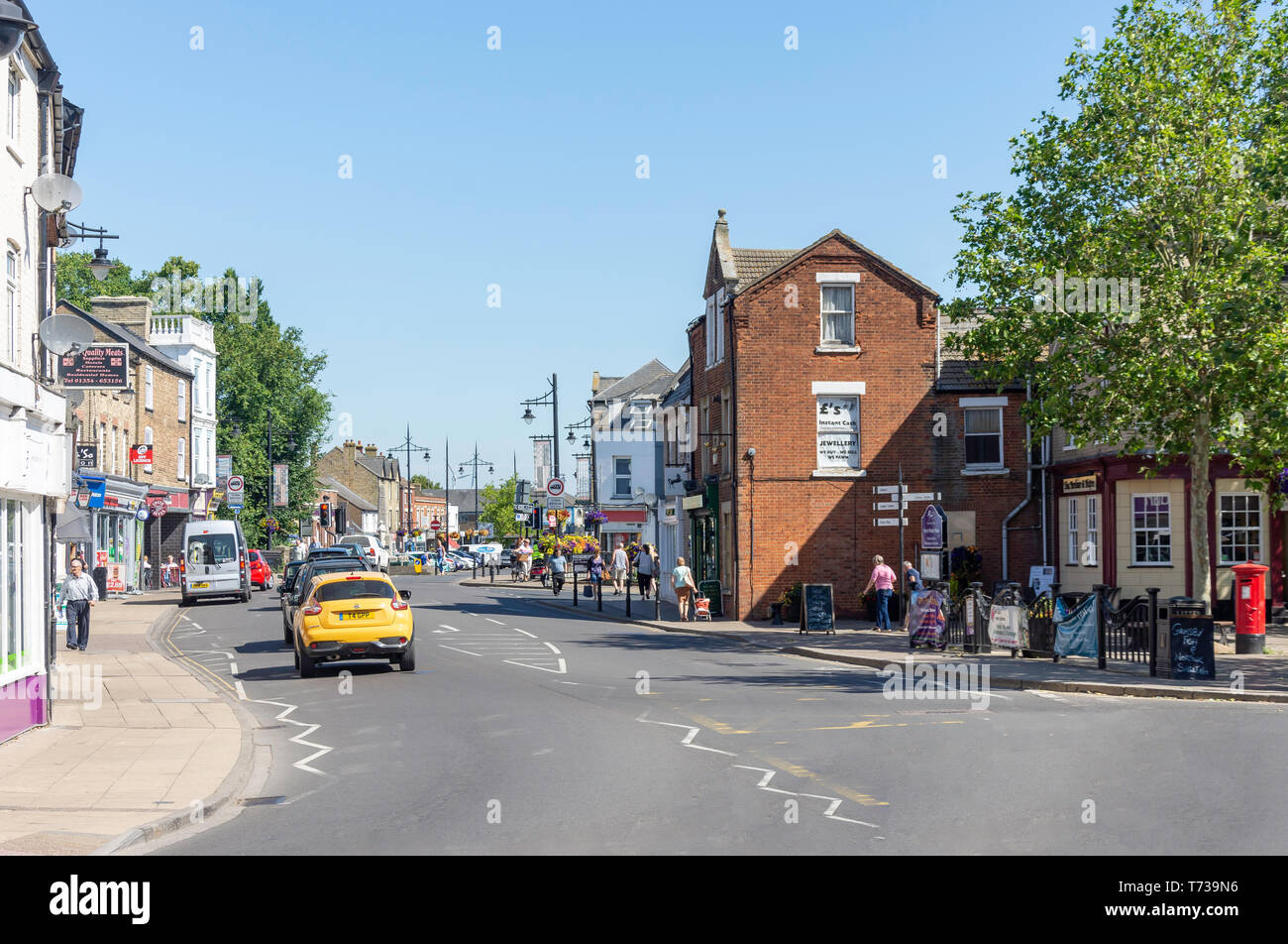 High street traffic shops march fenland market town towns cambri hi-res ...
