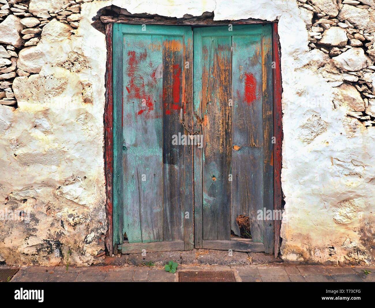 Red residual paint hi-res stock photography and images - Alamy