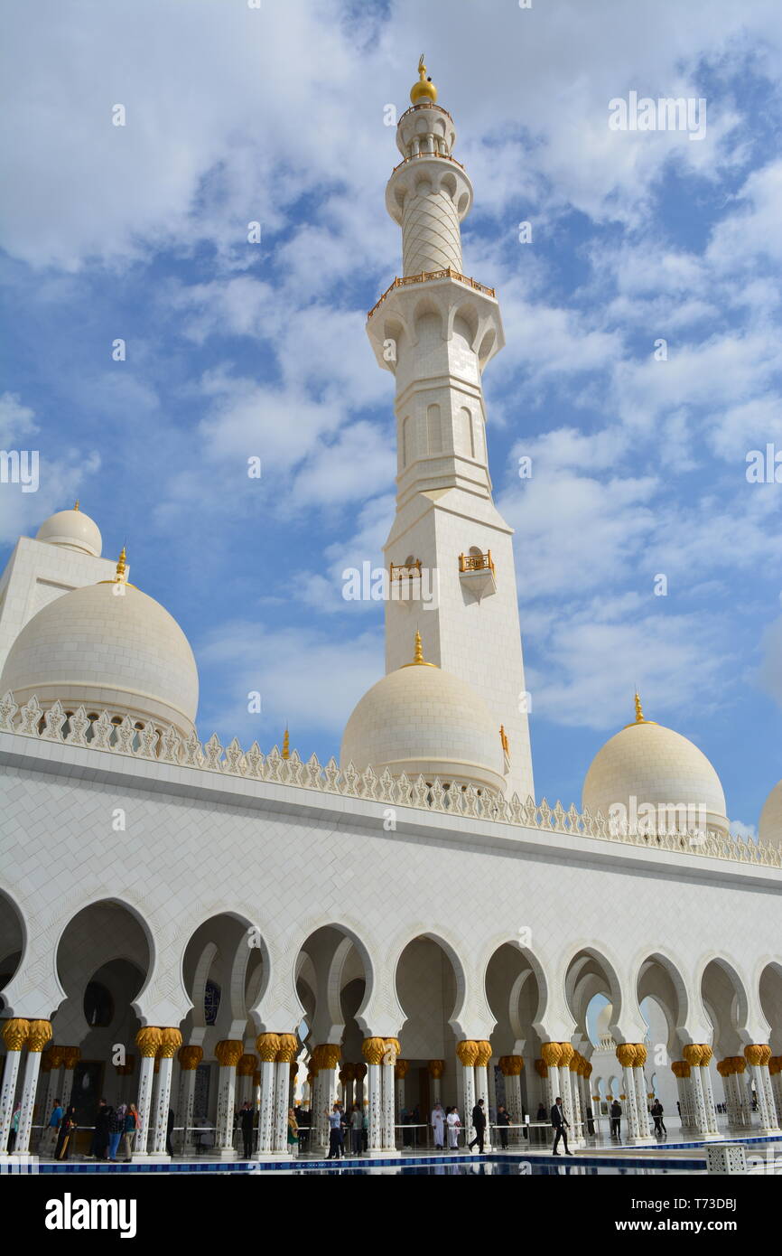 Sheikh Zayed Mosque Stock Photo - Alamy
