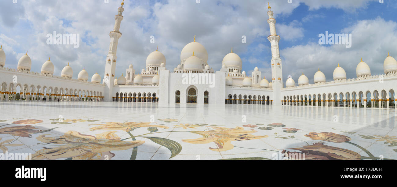 Sheikh Zayed Mosque Stock Photo - Alamy