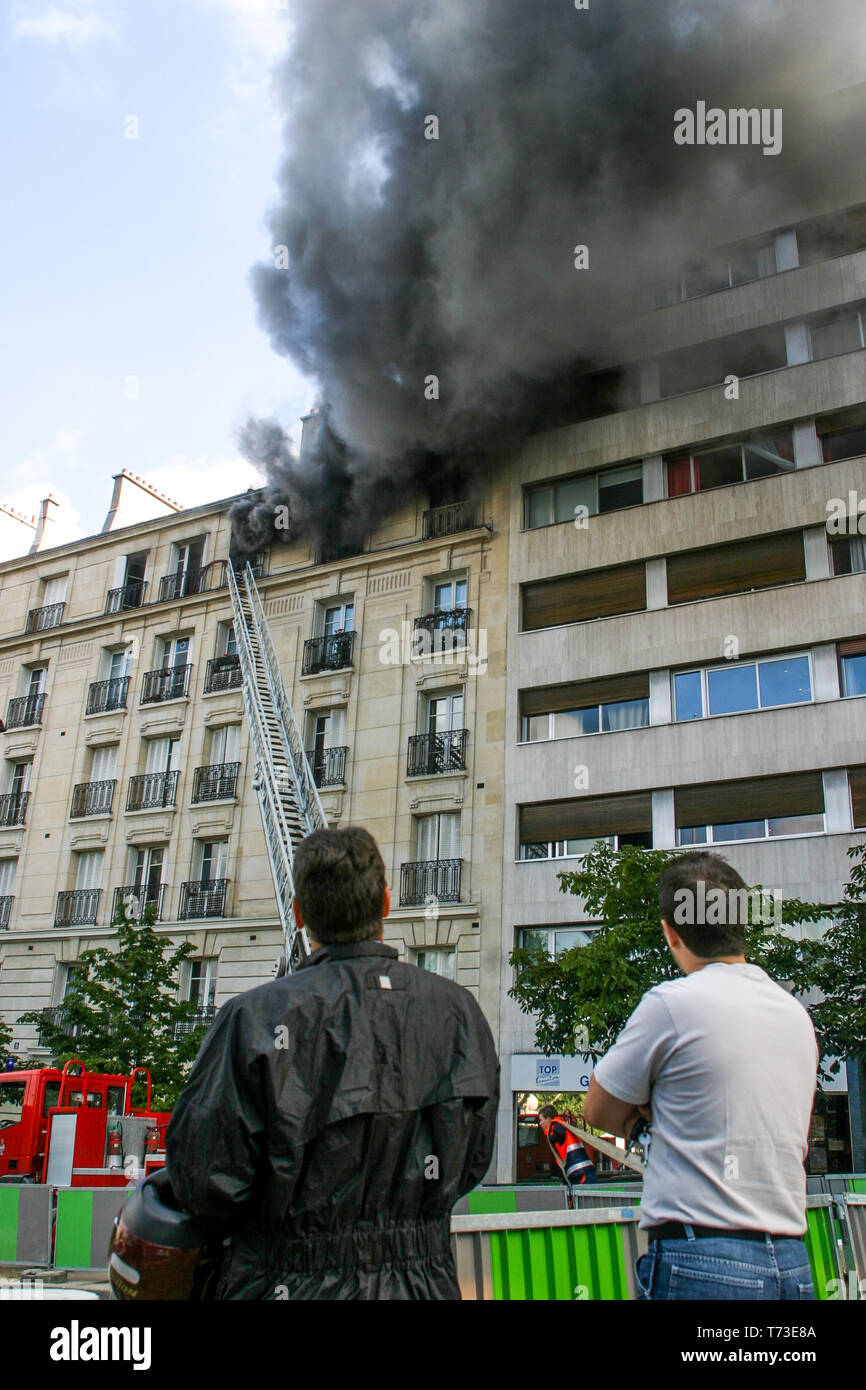 Paris firefighters stop appartment fire, Paris, France Stock Photo - Alamy